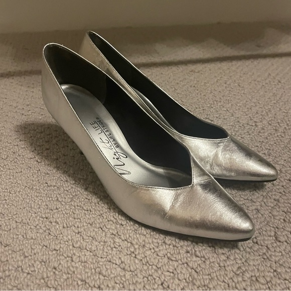 Night Life by Life Stride | Shoes | Vintage Silver 8s Pumps | Poshmark